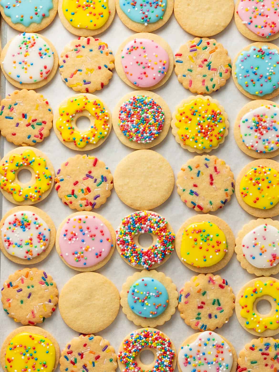 4 Ingredient Icing Recipe for Decorating Cookies (Royal Icing) - The ...