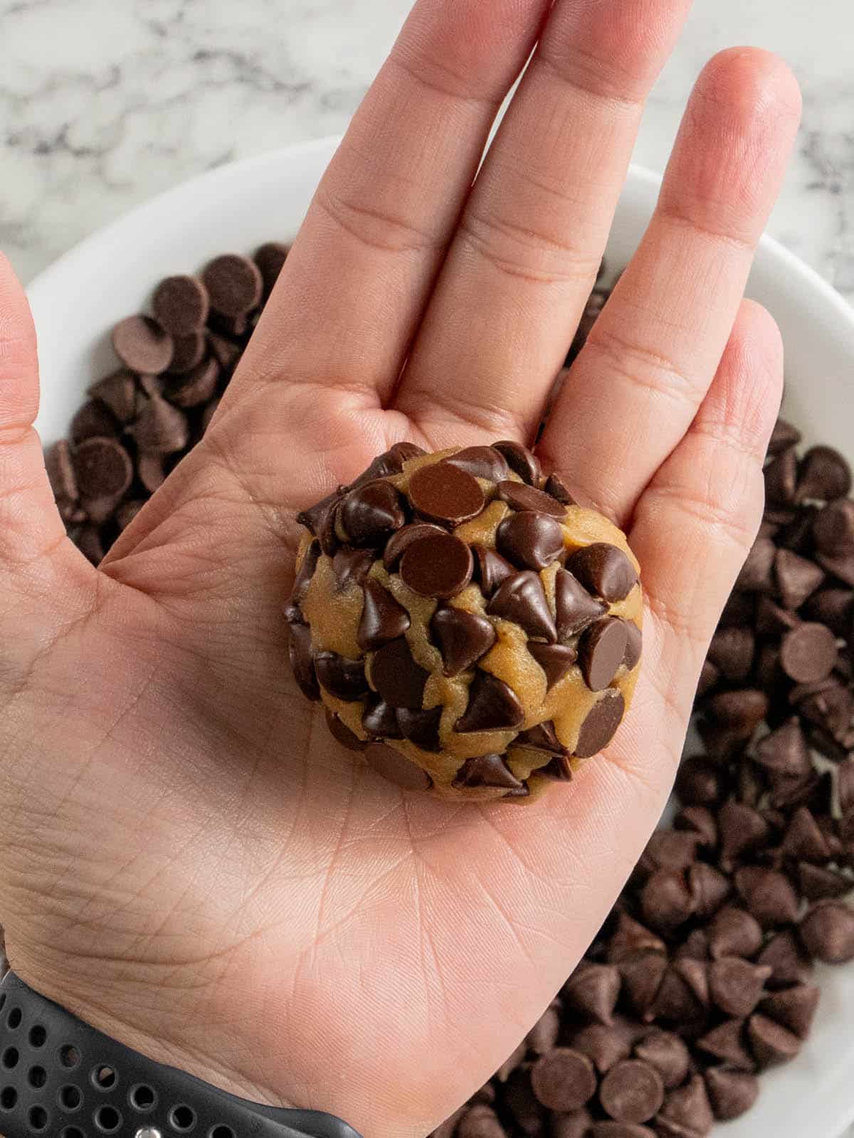 Thick And Chewy Chocolate Chip Overload Cookies - The Scran Line