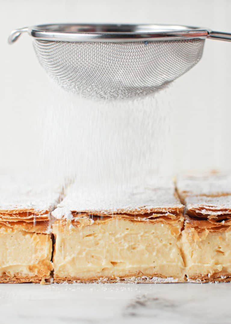 Classic Vanilla Slice - So easy! - www.thescranline.com
