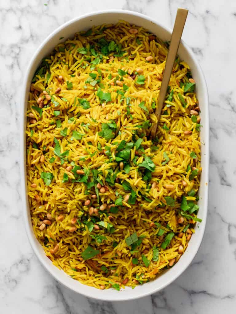 Easy Garlic Turmeric Rice - The Scranline