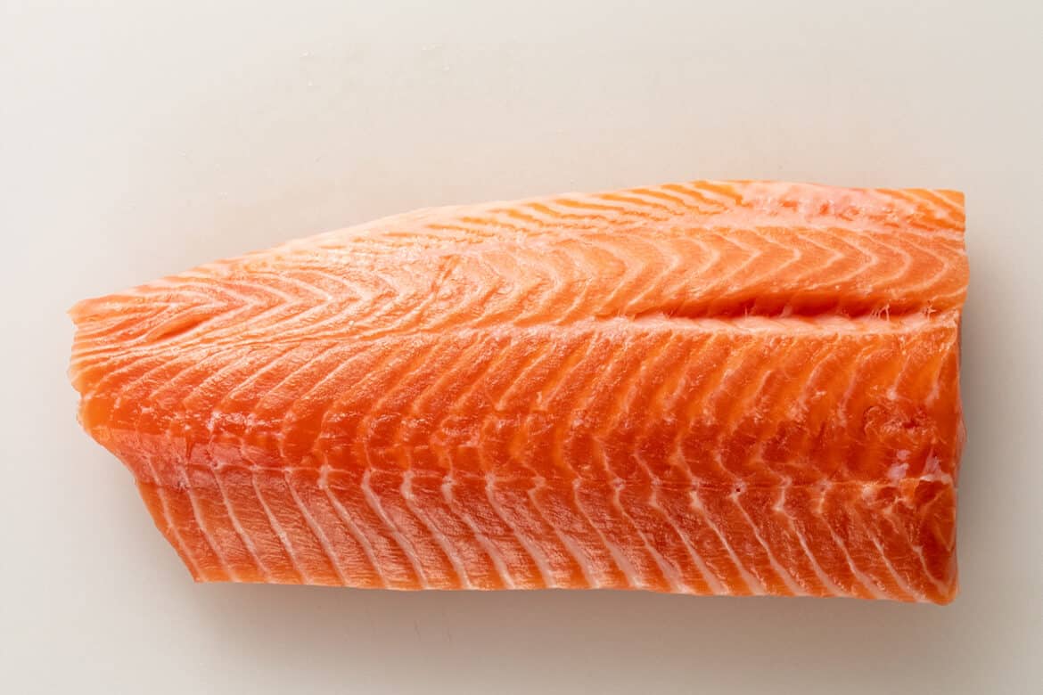 Beetroot Cured Salmon (Gravlax) - The Scranline