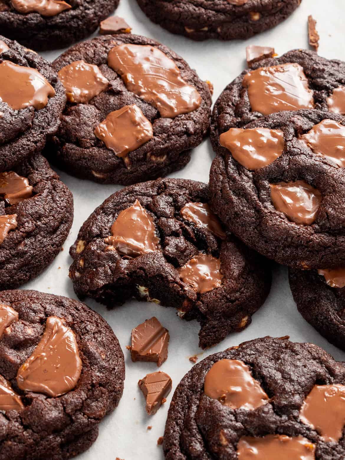 Chewy Chocolate Cookies - The Scranline