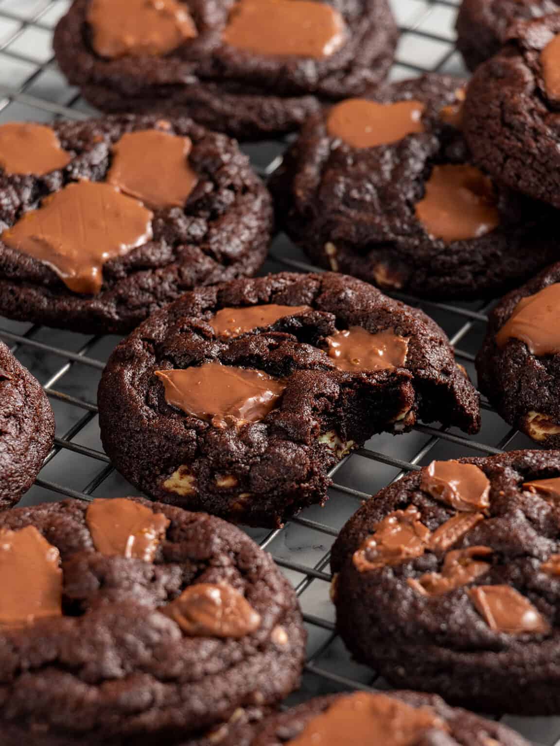 Chewy Chocolate Cookies - The Scranline