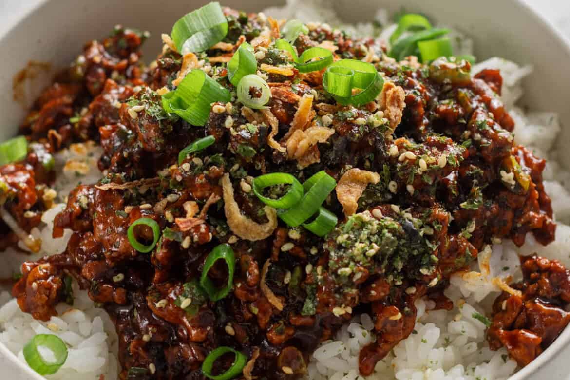 Easy Asian Chicken Rice Bowls - The Scranline