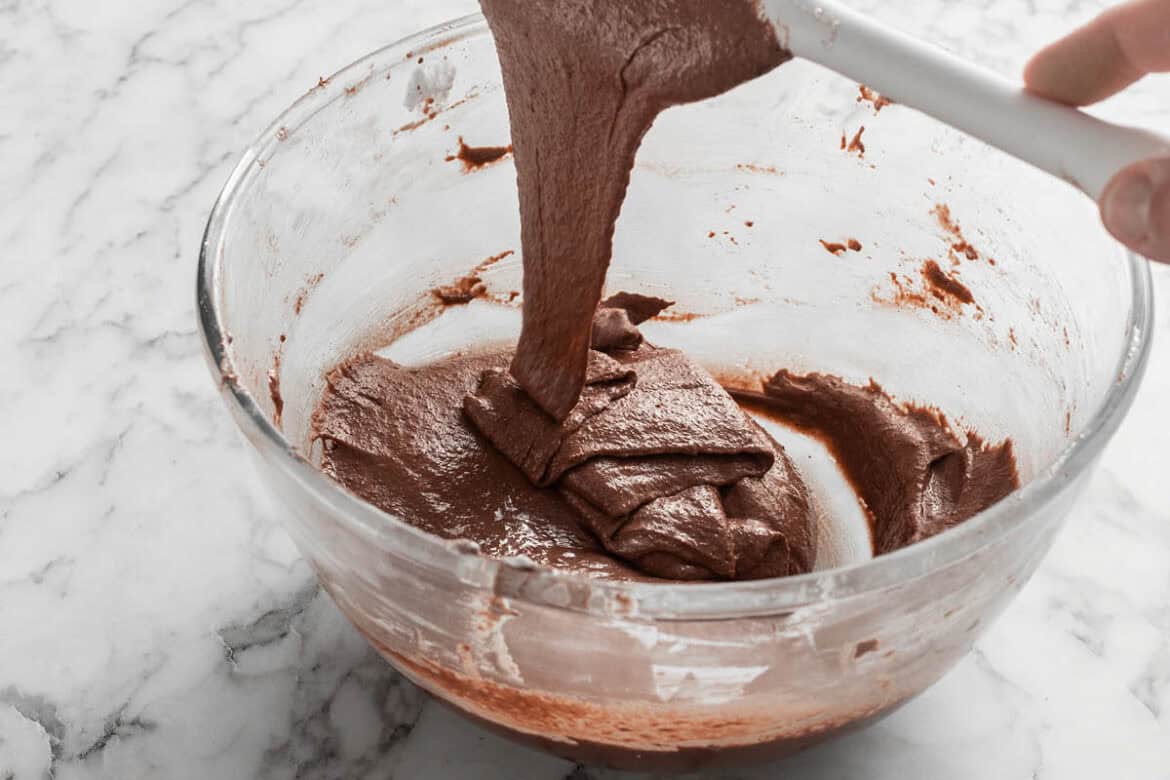 A Guide To Macaron making + Troubleshooting Tips - The Scranline