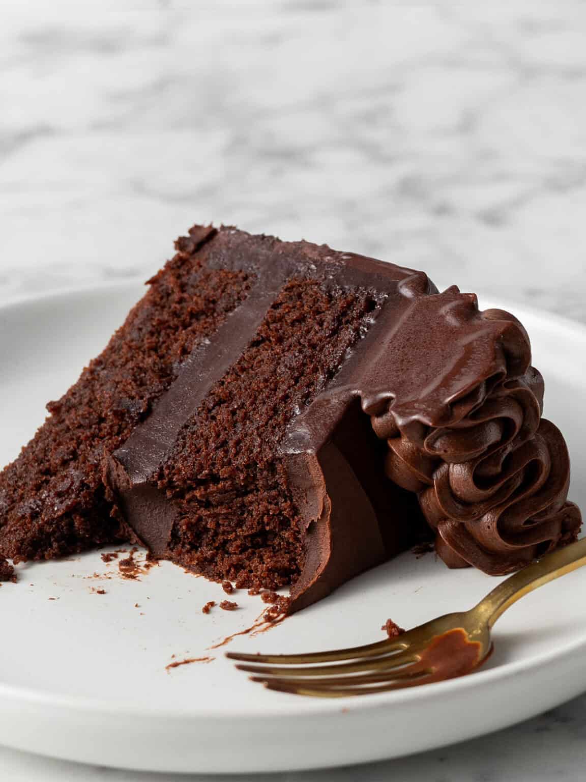 One-Bowl Chocolate Fudge Cake (SO Moist!) - The Scranline