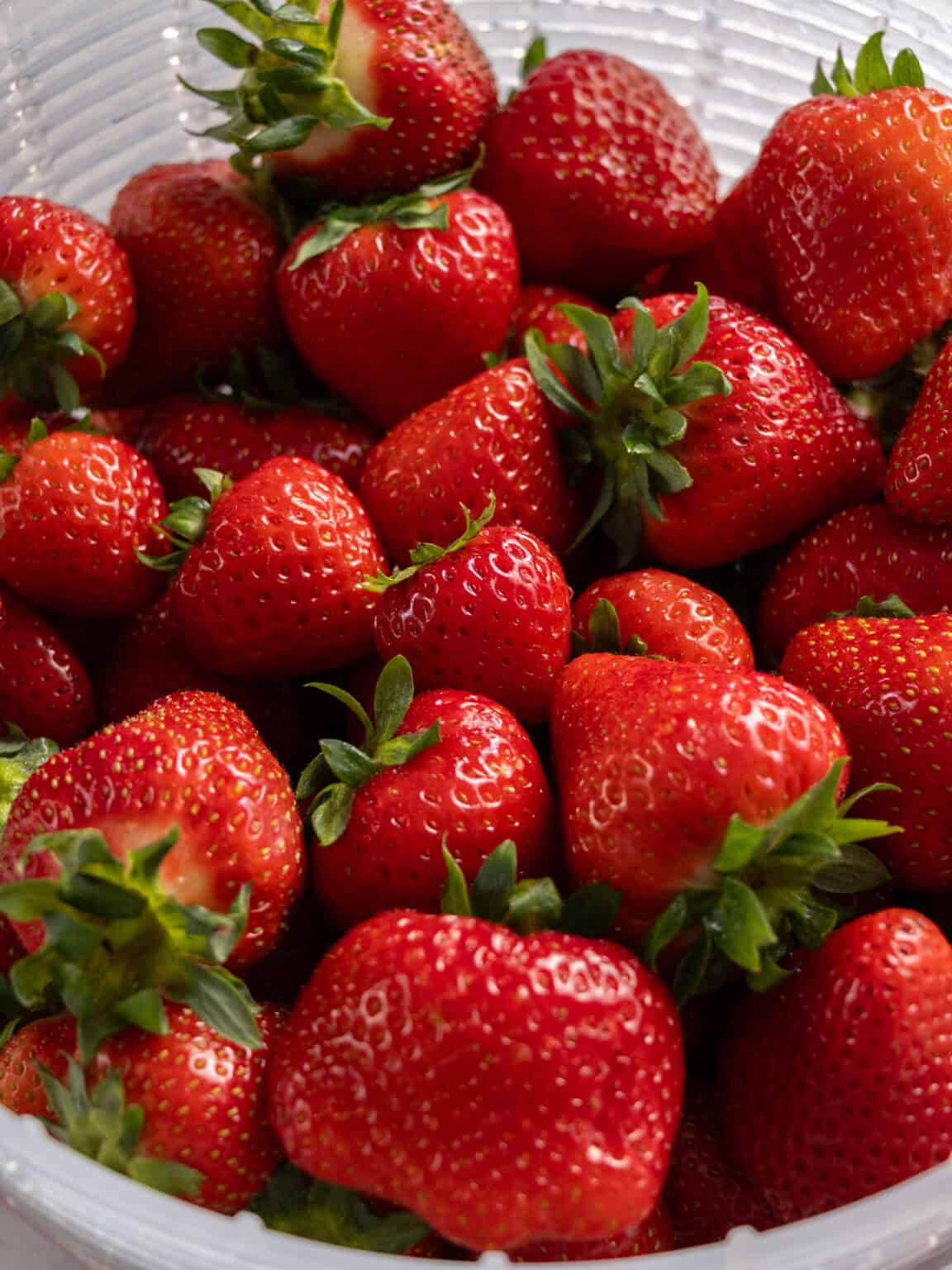 Fresh Strawberry Cupcakes With Strawberry Frosting - The Scranline