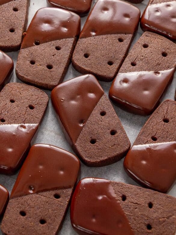 30 Minute Chocolate Shortbread Recipe - The Scranline